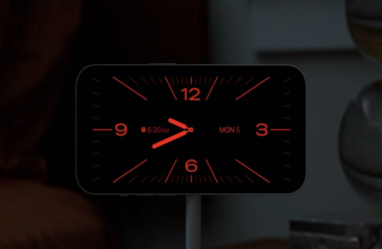 StandBy on iOS 17: How to use & customize the smart display on iPhone ...